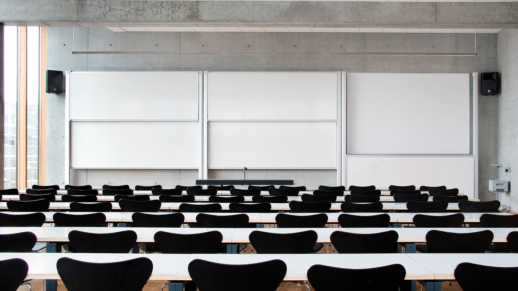 Presentation Spaces | Equipment & Supplies for Education and Business